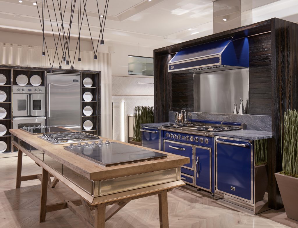 Mick De Giulio: Kitchen Confidential - PAGODA RED Stories